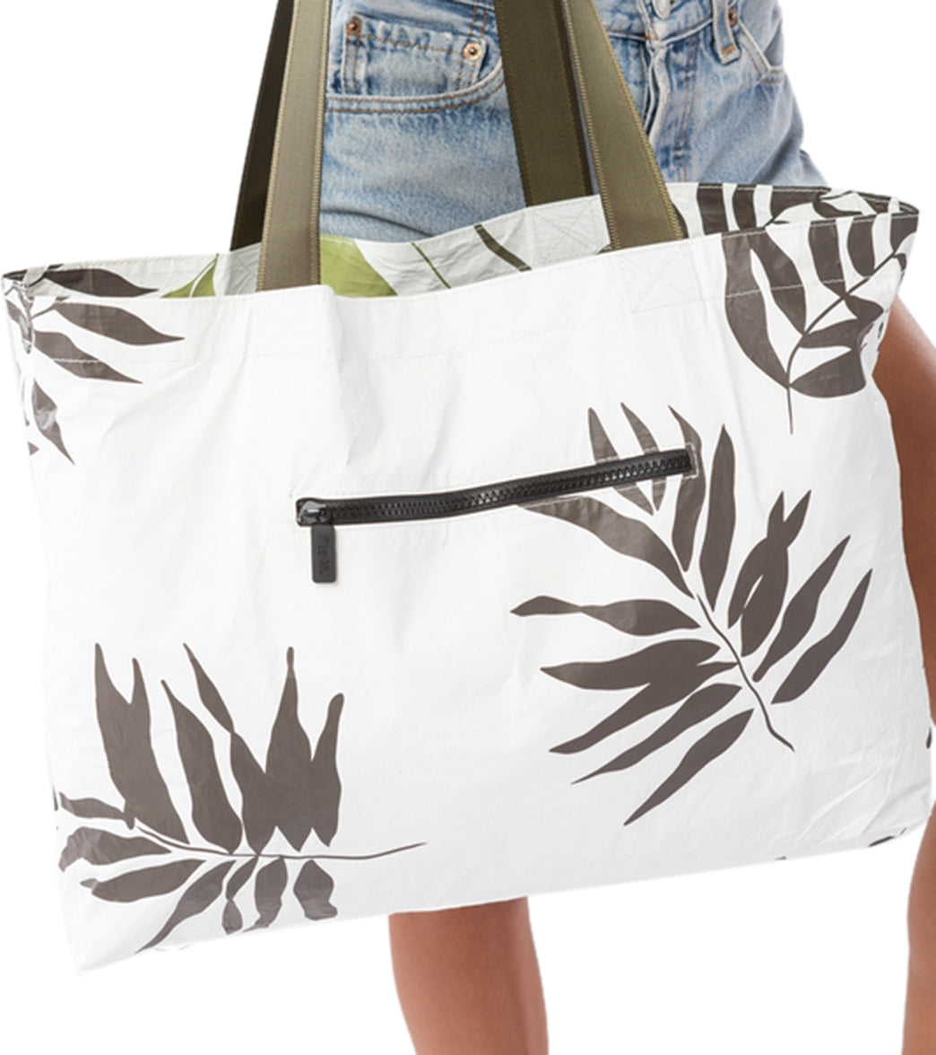 ALOHA Painted Birds Holo Holo Beach Tote at SwimOutlet.com